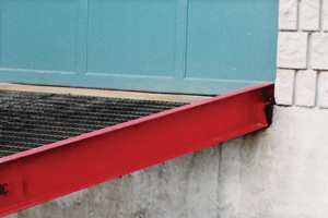 Stationary Steel Ramps - RampMaster - Dockboards, Dockplates, Yard ...
